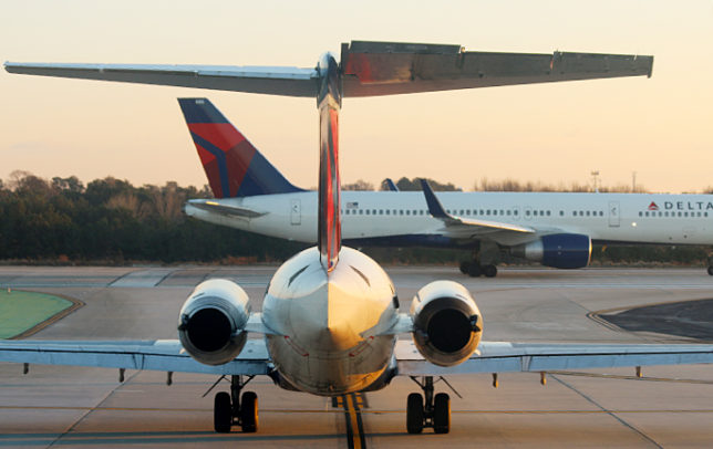 Airlines Issue Travel Waivers For Toronto Pearson International Airport ...