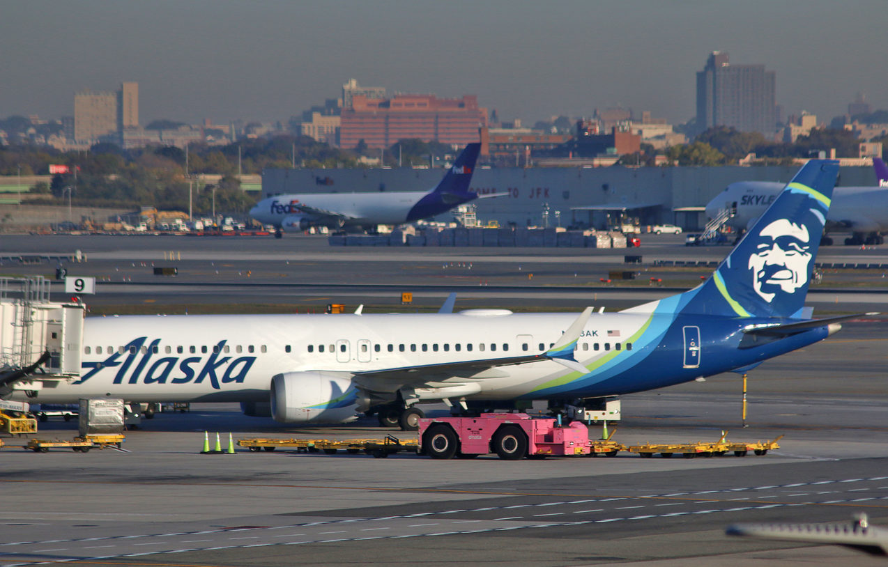 The First Airline to Eliminate Plastic Cups in the United States Is ...