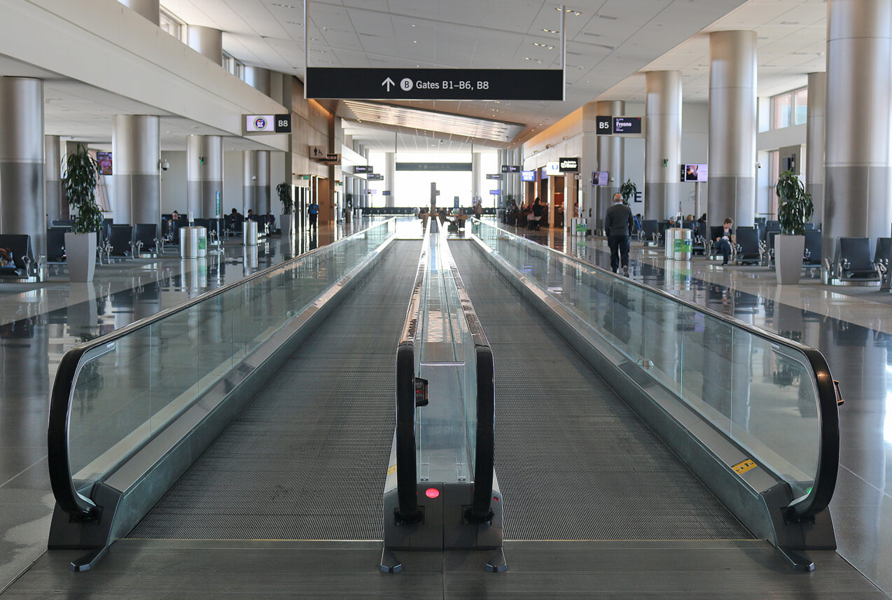 How to Safely Use Escalators and Travelators - The Gate