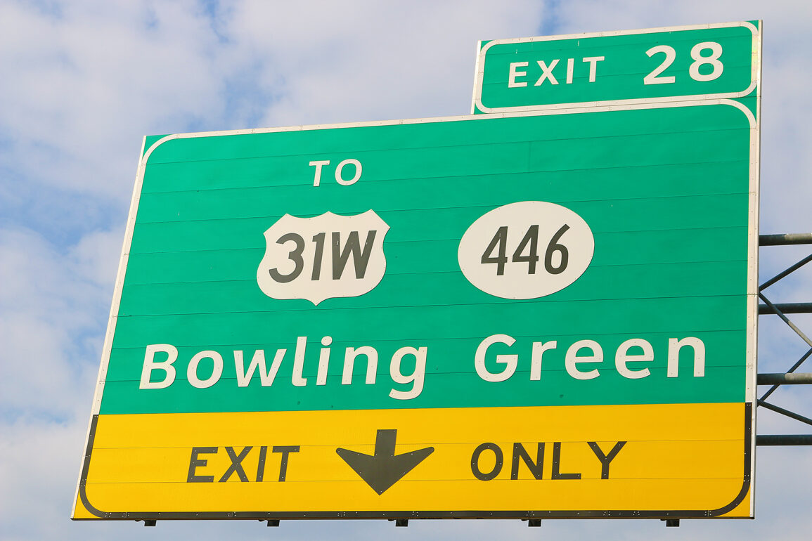 Why ClearviewHWY Typeface For Highways Is Controversial - The Gate