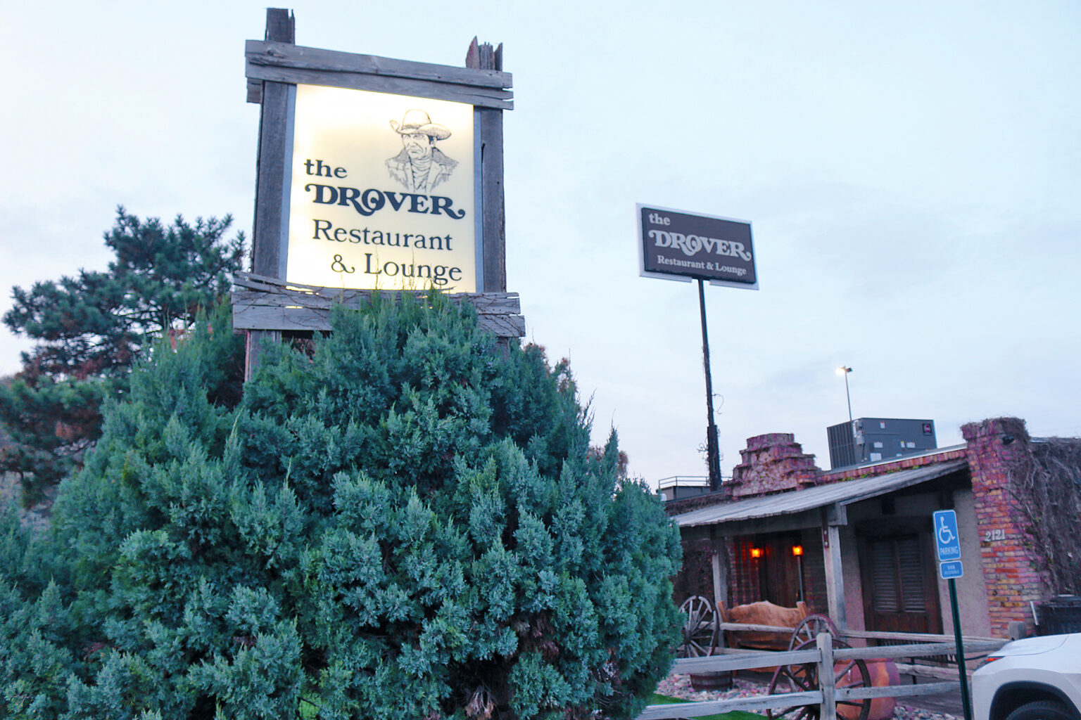 The Drover in Omaha: Restaurant Review - The Gate