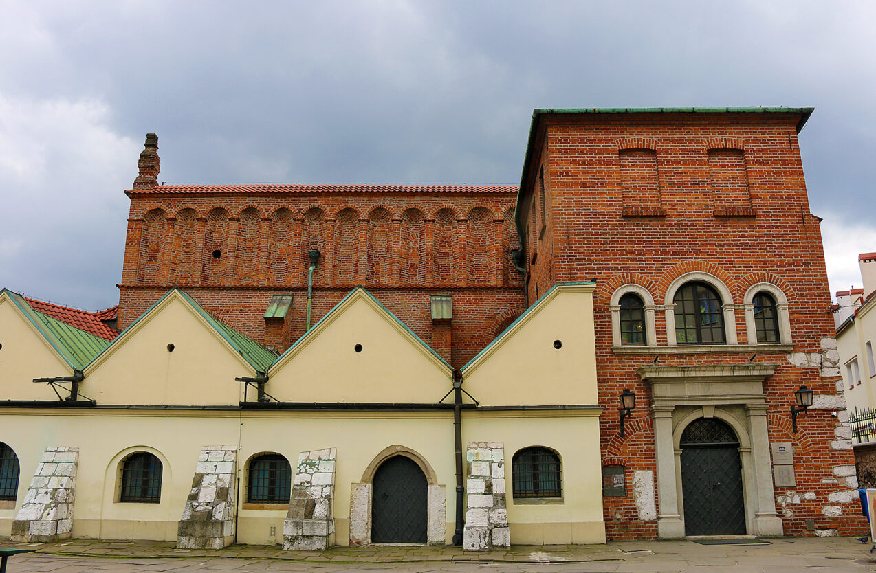 Oldest Synagogue in Kraków. Synagoga Stara. - The Gate