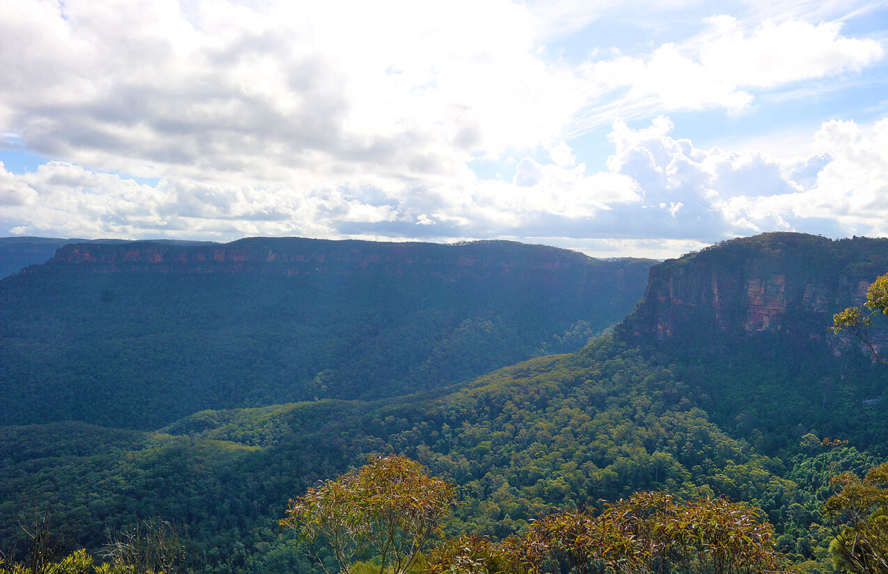 Three Sisters Walk in the Blue Mountains of Australia - The Gate
