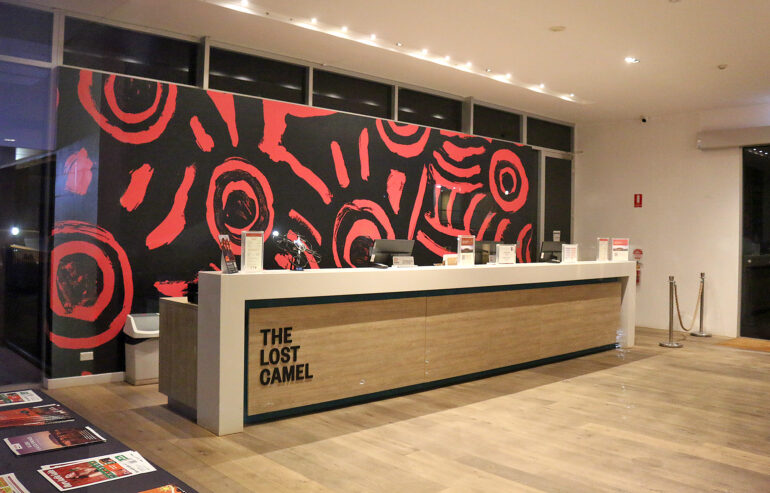 The Lost Camel Hotel in Yulara. Hotel Review. - The Gate