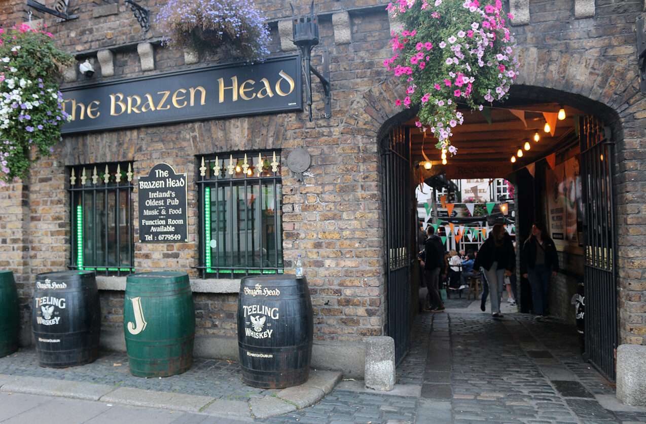 The Brazen Head in Dublin: Oldest Pub in Ireland. Restaurant Review ...